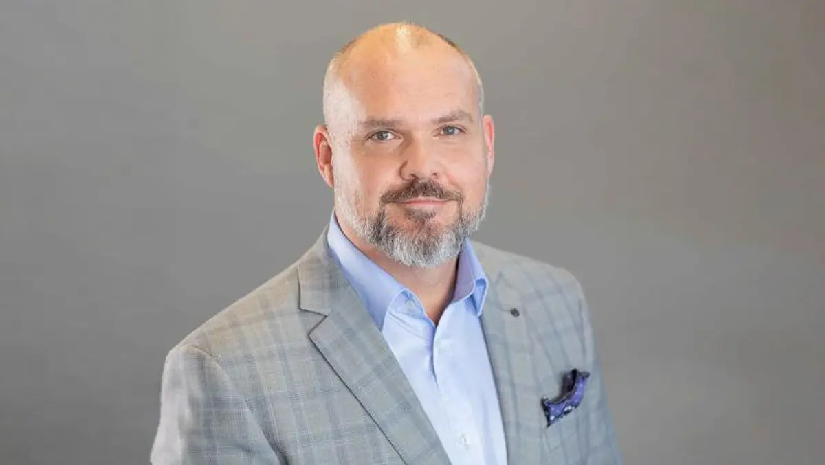 AI in crisis communications: why route knowledge beats the next new tool
